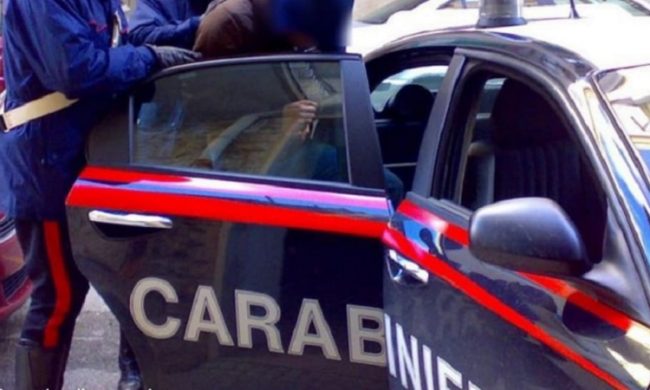 Rapinano una sala slot a Magenta: banda fermata dai carabinieri di Corsico Rapinano una sala slot a Magenta: banda fermata dai carabinieri di Corsico